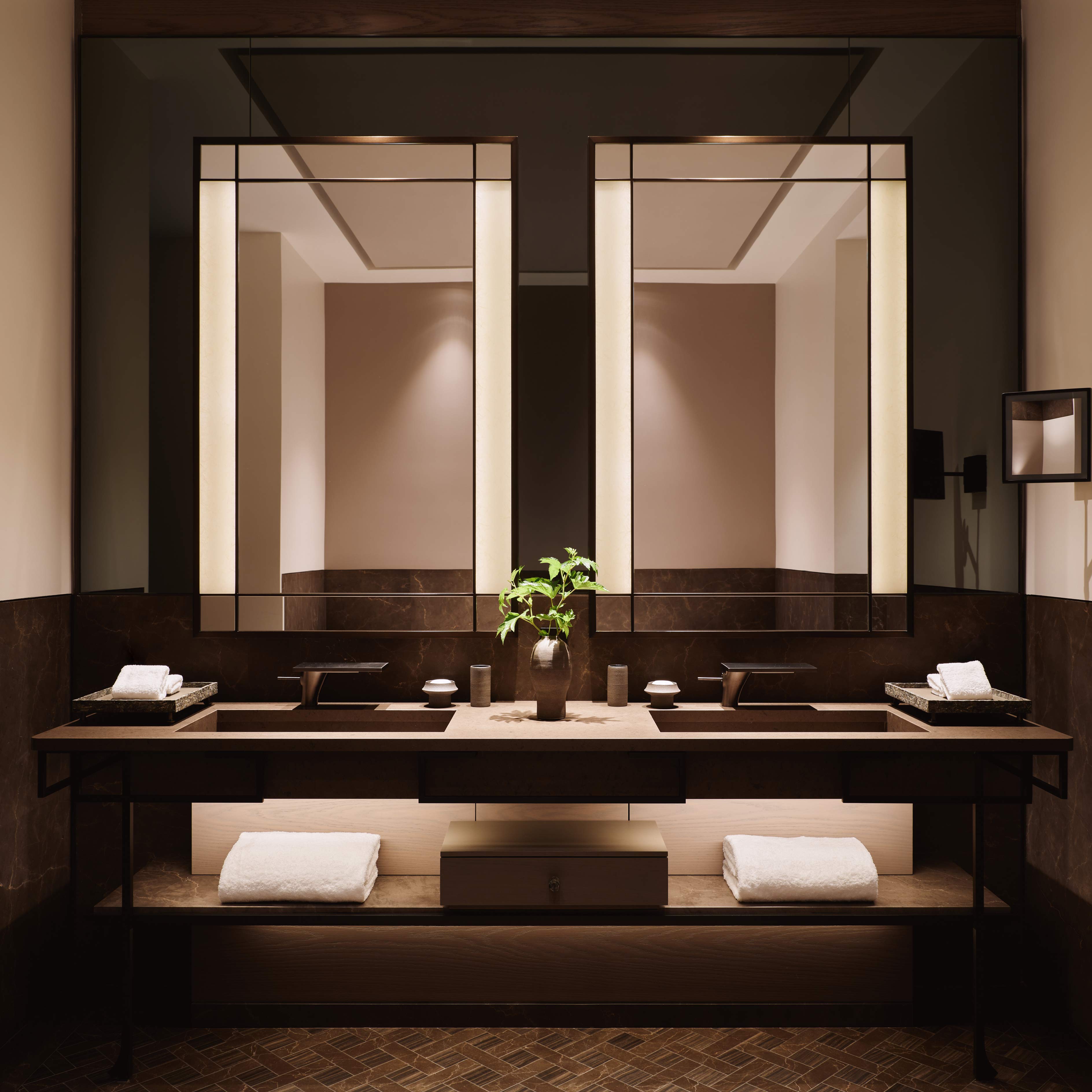Luxury Suites & Rooms in Midtown Manhattan - Aman New York