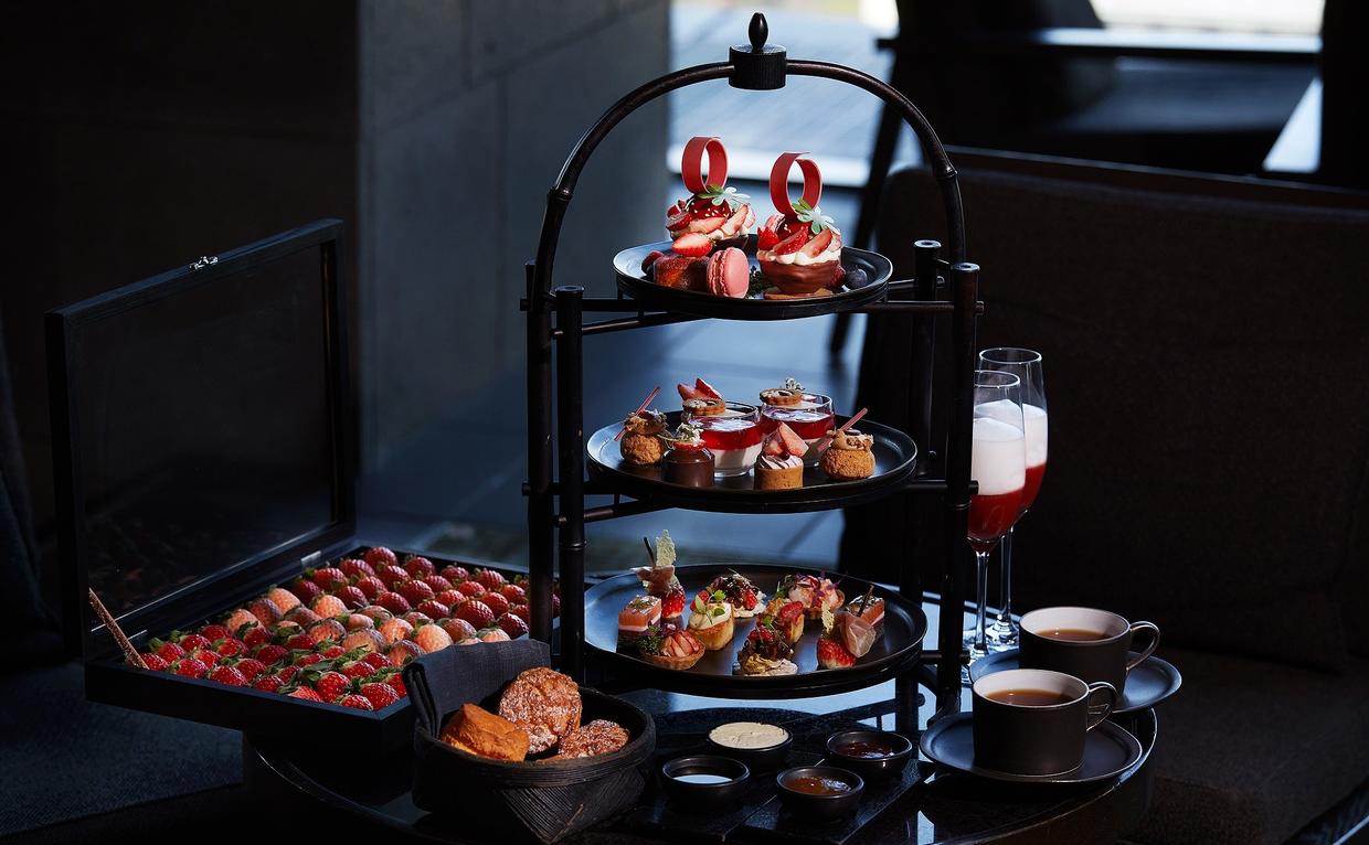 The Lounge - Cocktail Bar with Views in Tokyo - Aman Tokyo