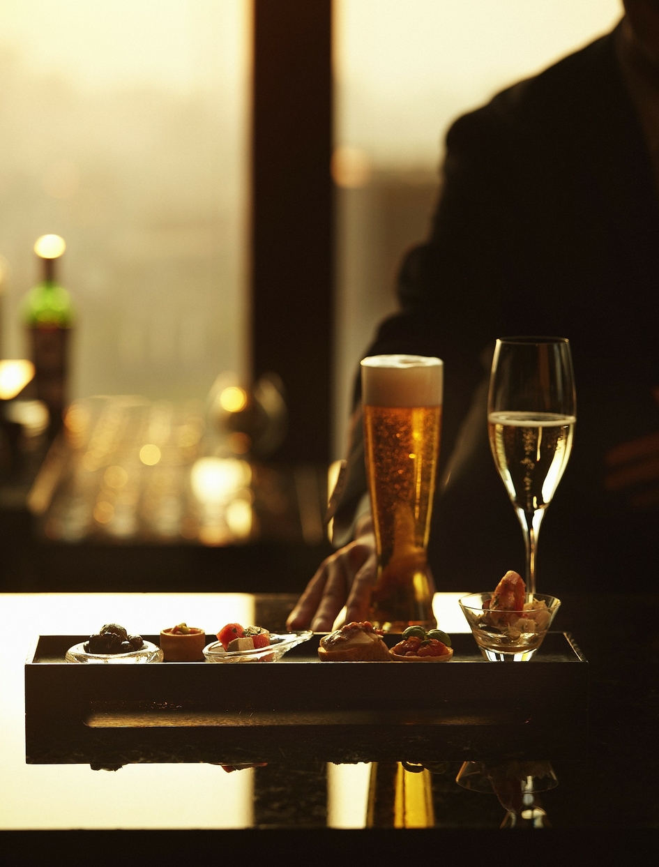 The Lounge - Cocktail Bar with Views in Tokyo - Aman Tokyo